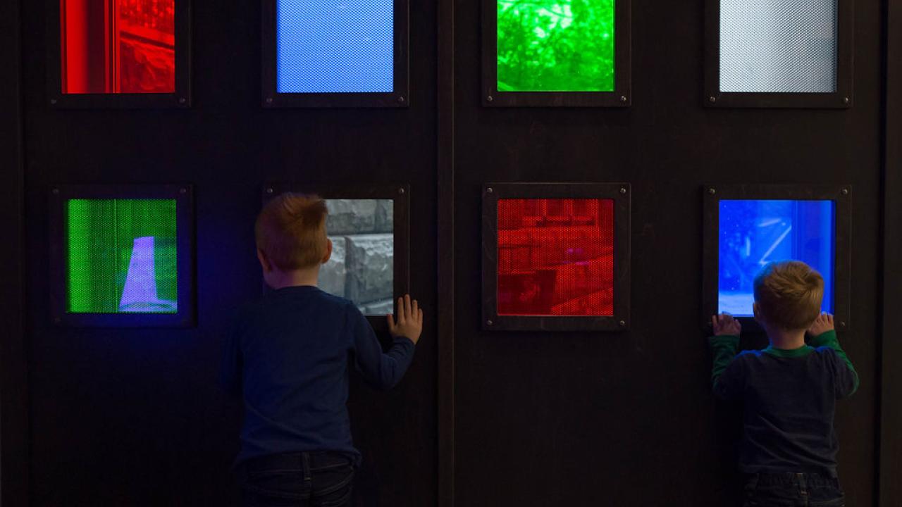 Light & Color Gallery | Discovery Museum